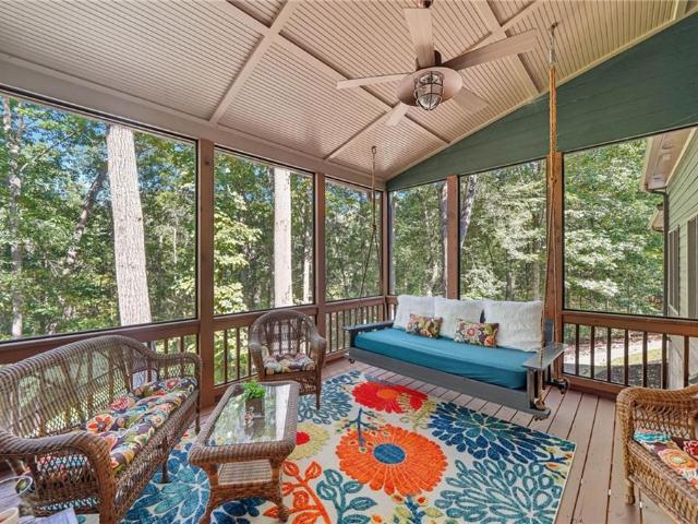 208 N Ridgeview Court