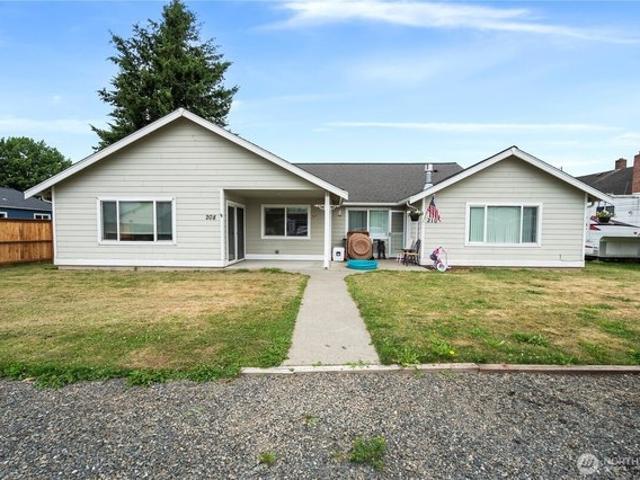 208 Noble St, Sumas, WA 98295
