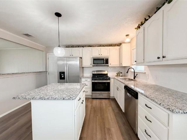 208 NW Summercrest Blvd, Burleson, TX 76028 | MLS #21200 | Compass