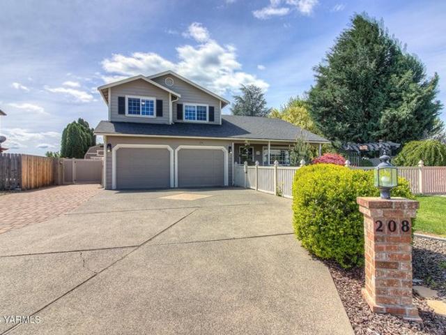 208 S 87th Pl, Yakima, WA 98908