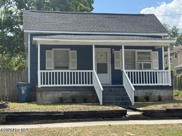 208 S 9th St, Wilmington, NC 28401