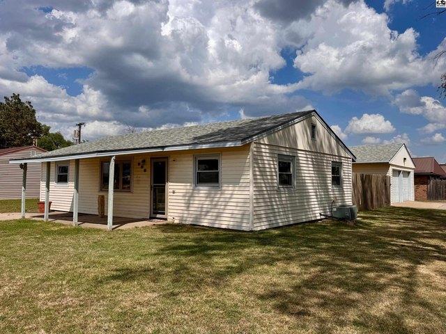 208 S Walnut St, South Hutchinson, KS 67505