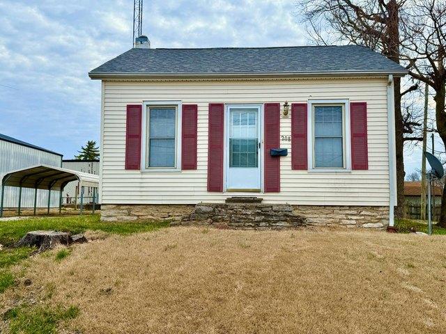 208 S Carrollton St, White Hall, IL 62092