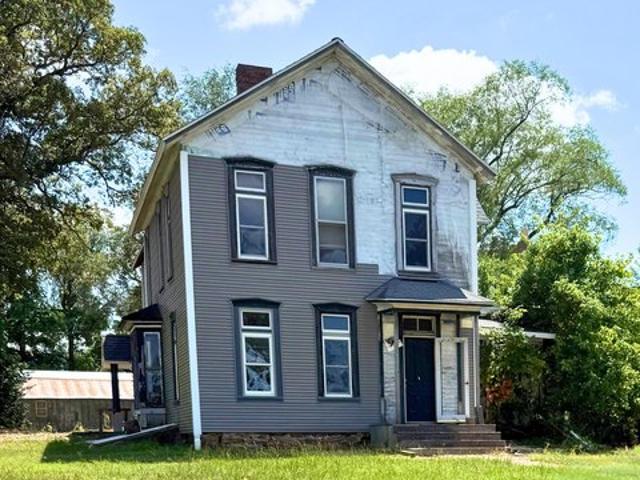 208 S Church St, Everton, MO 65646