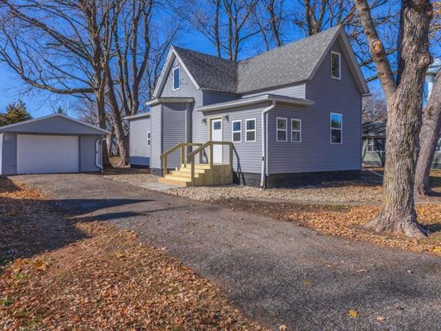 208 S Division St, Stanford, IL 61774