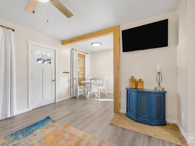 208 S Main 1