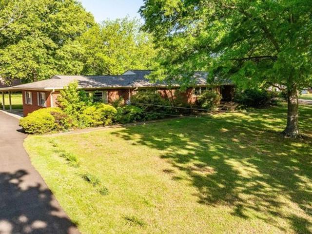 208 S Parkway St, Dresden, TN 38225