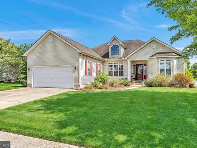 208 Saxondale Ln, Dover, DE 19904