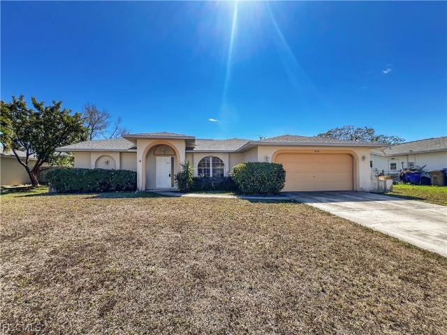 208 SE 17th St, Cape Coral, FL 33990 | MLS #2026021