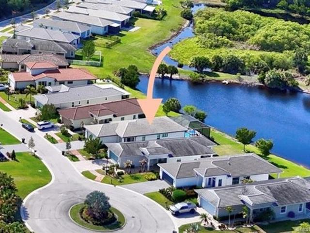 208 SE Via Tirso, Port Saint Lucie, FL 34952