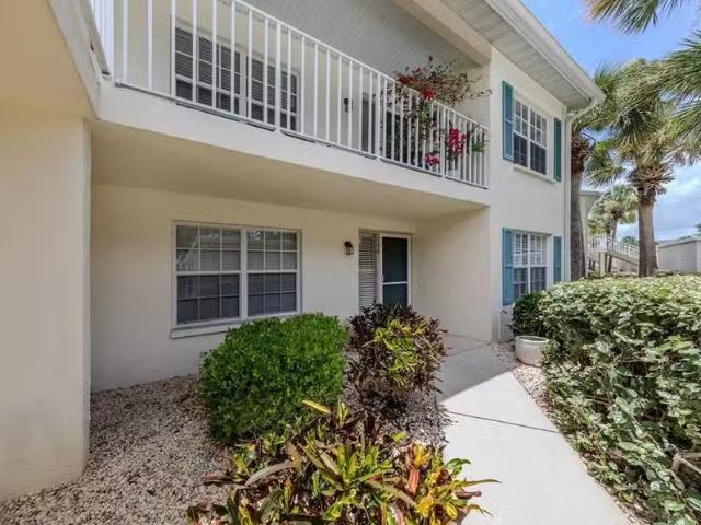 208 Silver Lake Dr #106, Venice, FL 34292 MLS N6133510