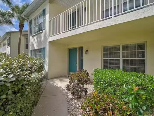 208 Silver Lake Dr #101, Venice, FL 34292 MLS A4647504