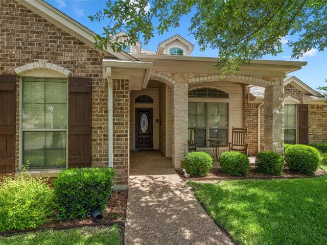208 Silver Spur Trail