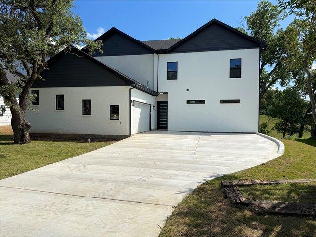 208 Silverleaf Dr, Fort Worth, TX 76112