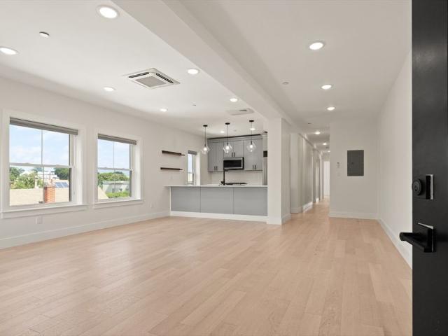 208 Spencer Ave Unit 8, Chelsea, US, MA