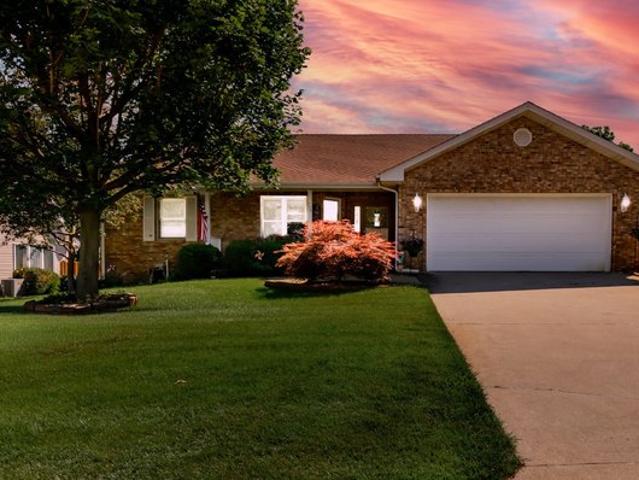 208 Springhill Rd, Seymour, IN 47274