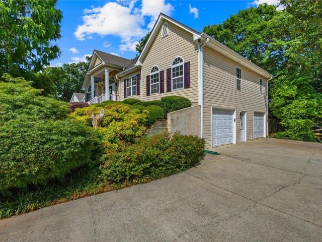 208 Stonegate Court
