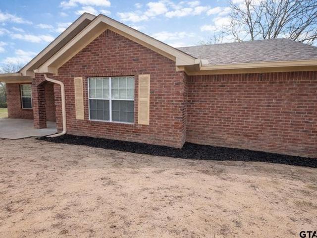 208 Sunny Ln, Mount Pleasant, TX 75455