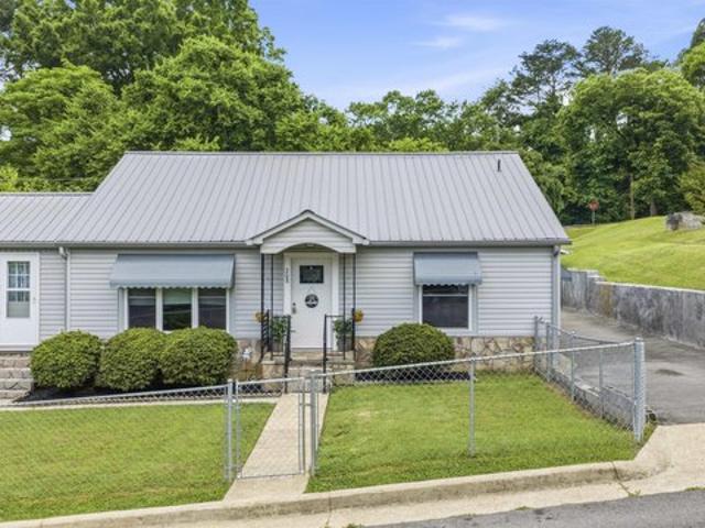 208 SW 15th St, Fort Payne, AL 35967