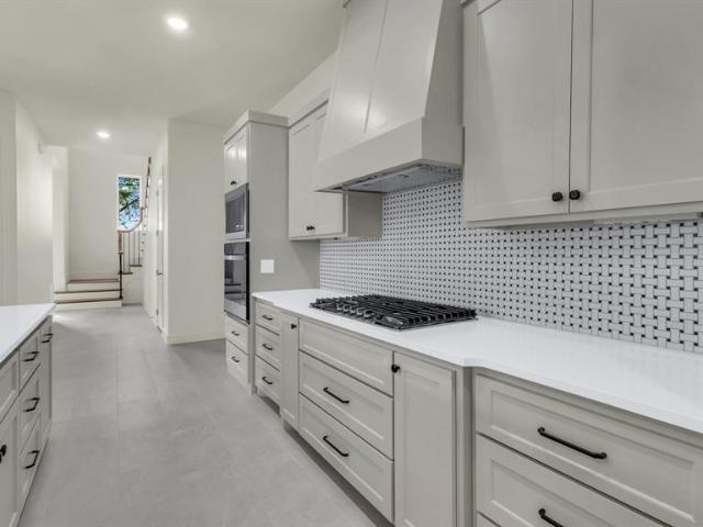 208 Park Villa Lane