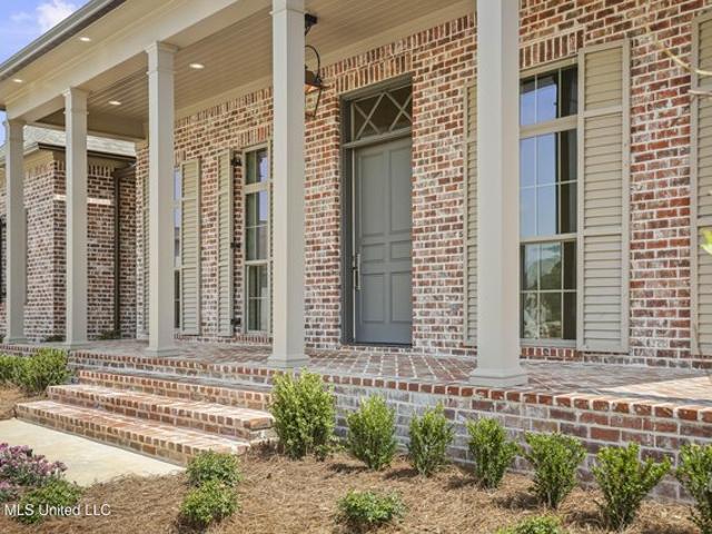 208 Parke Dr, Ridgeland, MS 39157