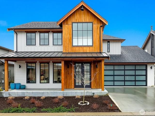 208 Pebblebrook Dr, Lynden, WA 98264