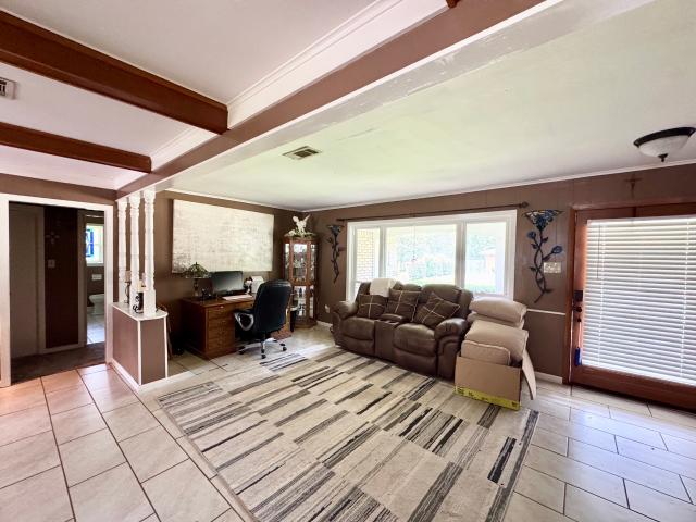 208 Robinhood Circle