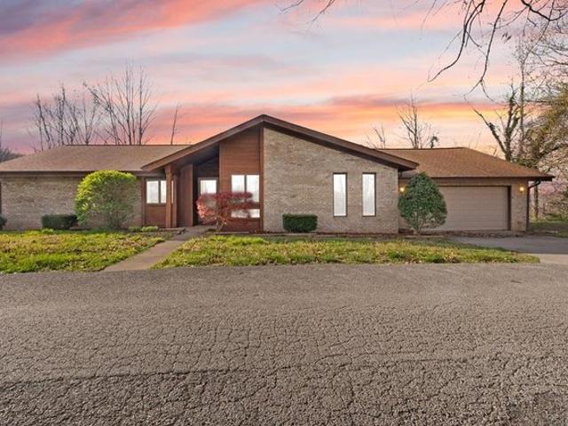 208 Rock Ridge Rd, Hazard, KY 41701