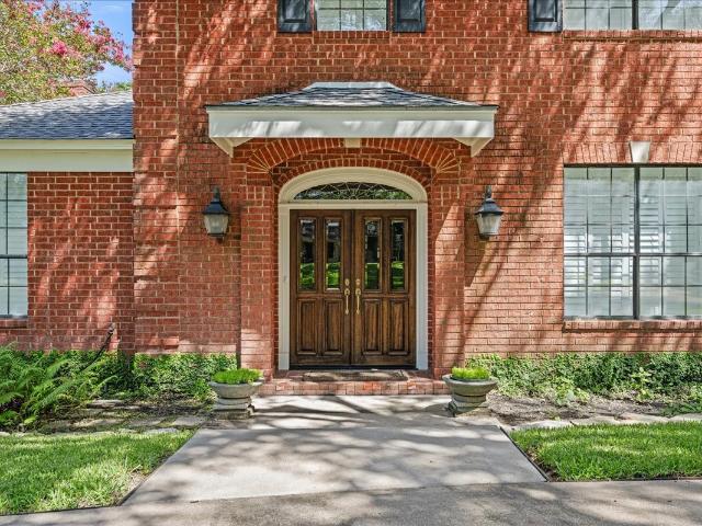 208 Rolling Hill Drive
