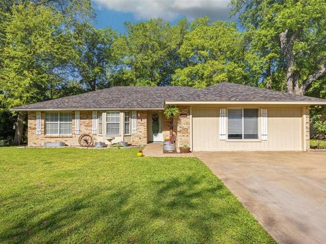 208 Rolling Hills Ln, Farmersville, TX 75442