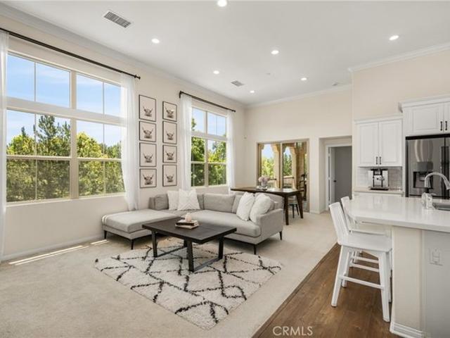208 Rose Arch, Irvine, CA 92620