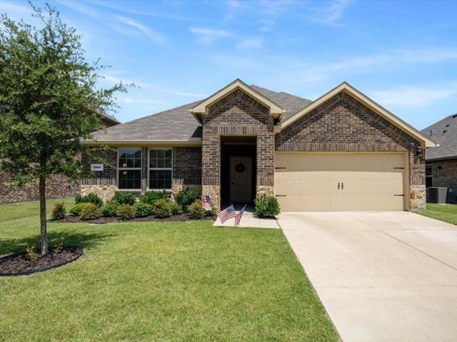208 Redstone Ln, Caddo Mills, TX 75135