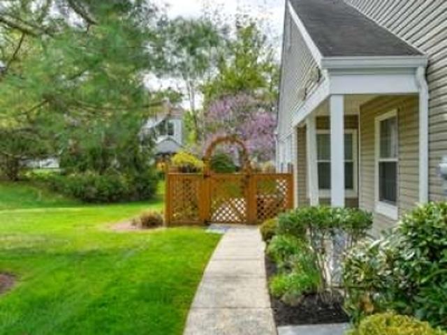 208 Reed Ln