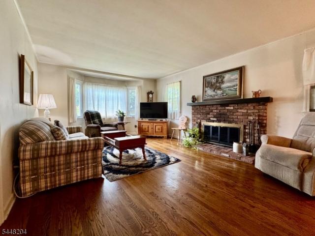 208 Riverside Dr