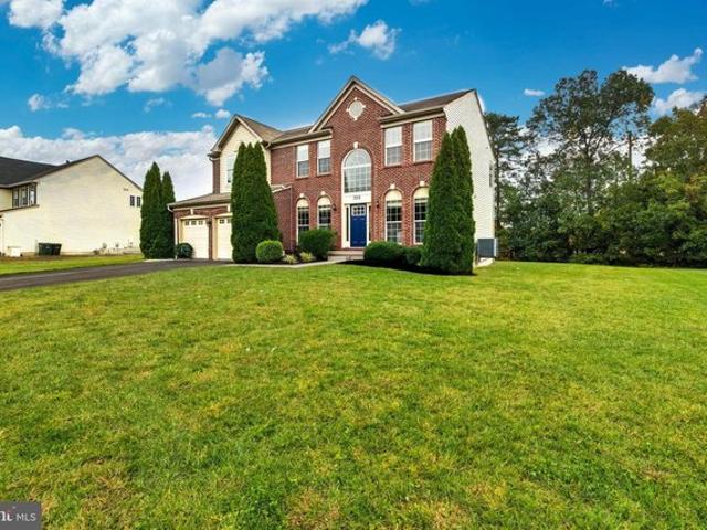 208 Ripley Ct, Williamstown, NJ 08094