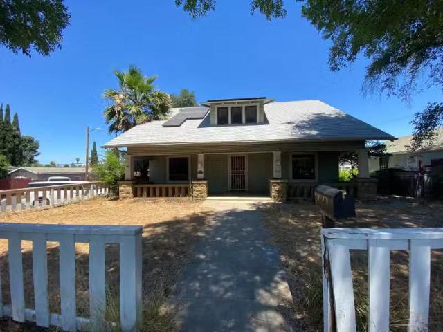 208 W 7th Ave, Escondido, CA 92025