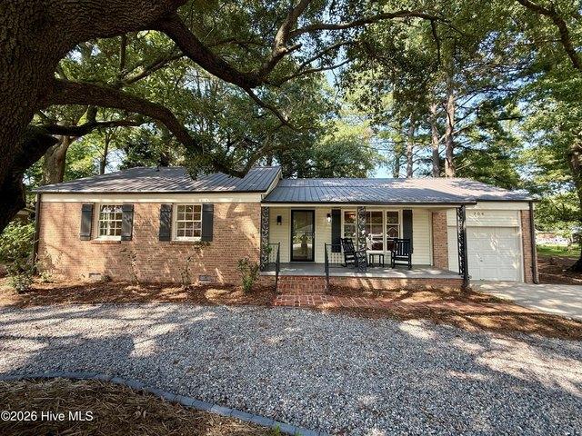 208 W 15th St, Washington, NC 27889