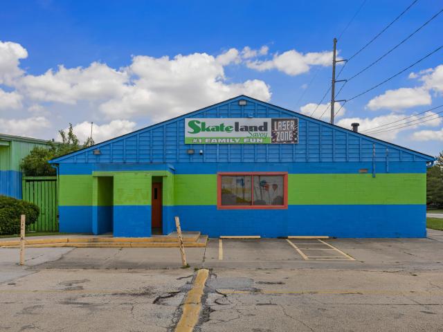 208 W Curtis Road
