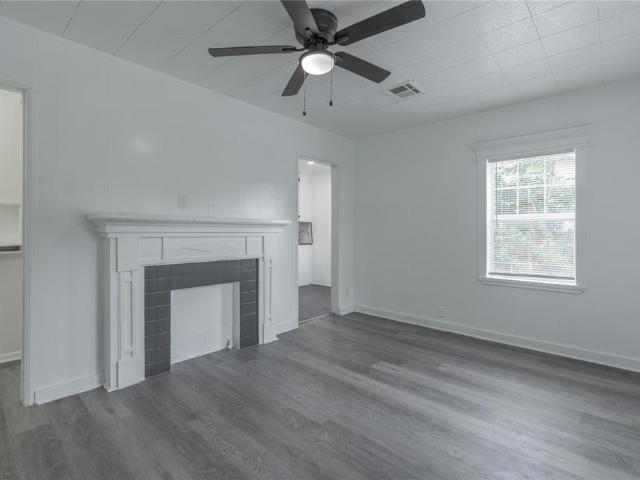 208 W Fairchild Drive