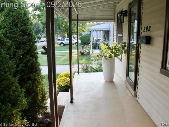 208 W Fairmount Avenue