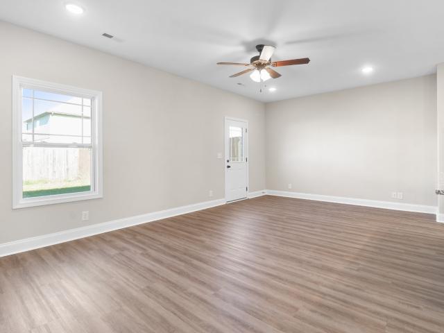 208 W Fallow Ct