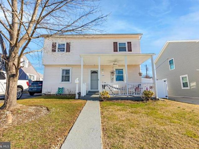 208 W Love Ln, Norwood, PA 19074