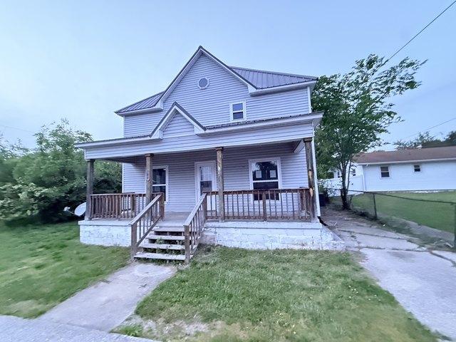 208 W Oak St, Carrier Mills, IL 62917