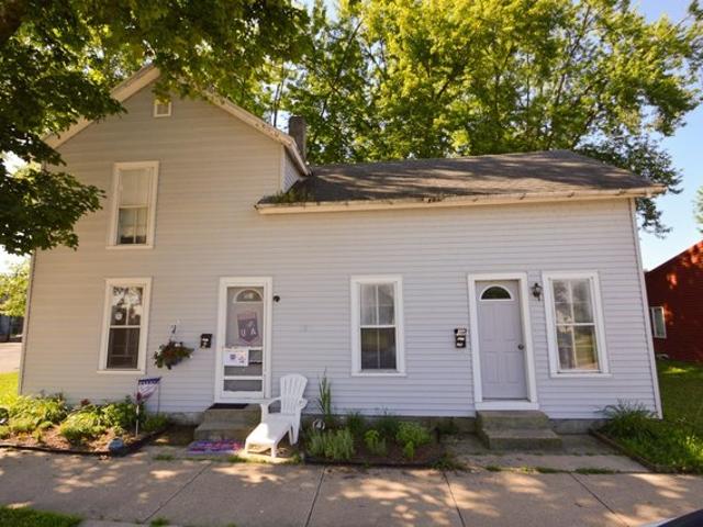 208 W Oak St, Boscobel, WI 53805