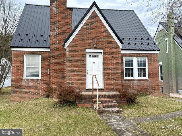 208 Woodward Ave, Lock Haven, PA 17745