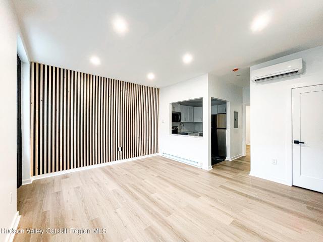 208 Warren Street 5