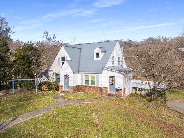 208 Westwood Dr, McMinnville, TN 37110 | MLS #3118 | Compass
