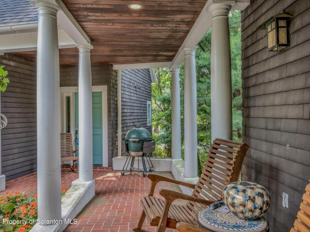 208 Thoreau Drive