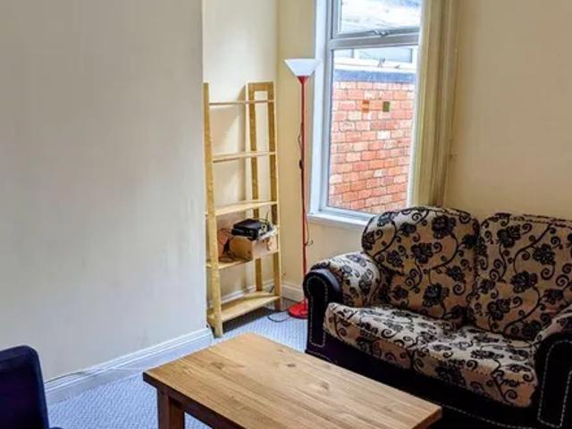 208 Tiverton Road, Stirchley, B29 6BU, United Kingdom | 3 bed townhouse for rent #4111088 | Rentberry