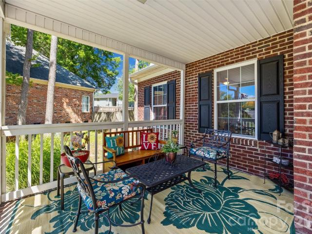 208 Victoria Circle